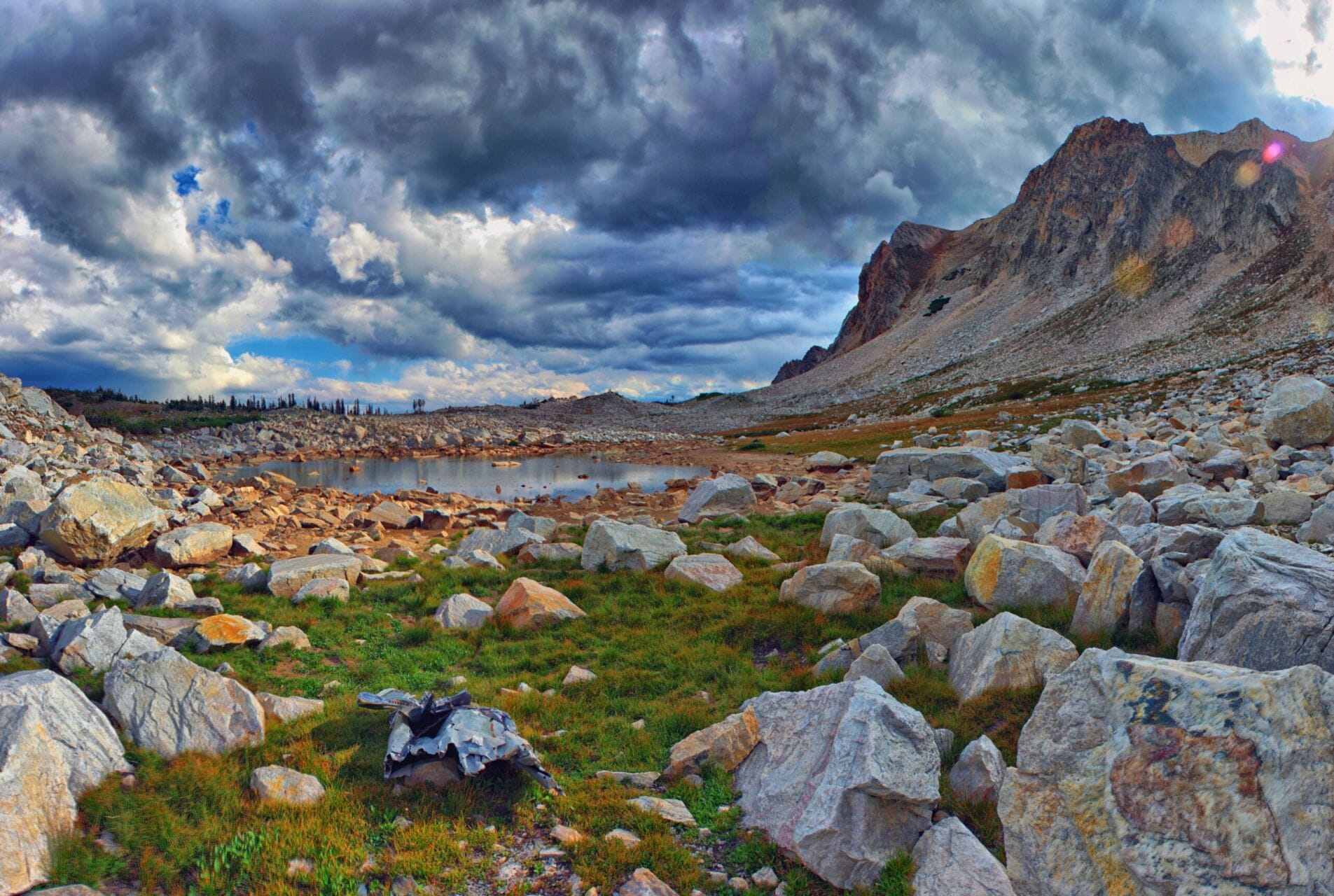 Review: United Flight 409 Crash, Snowy Mountains—1.5 Mile Walk